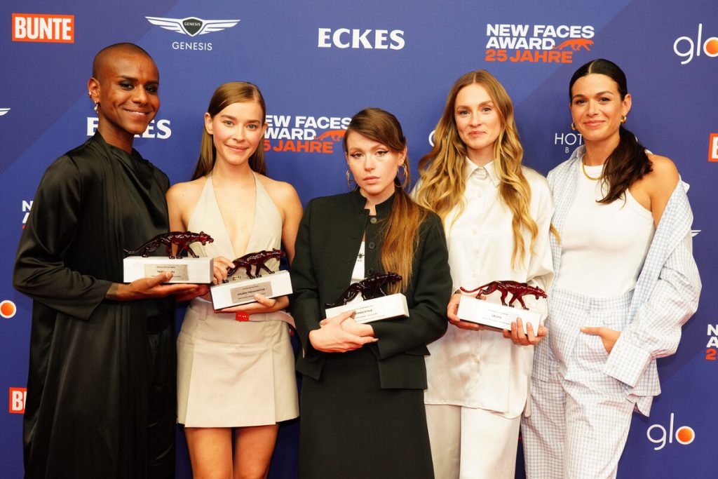TARIK TESFU GEWINNT BUNTE NEW FACES AWARD – Artist Network